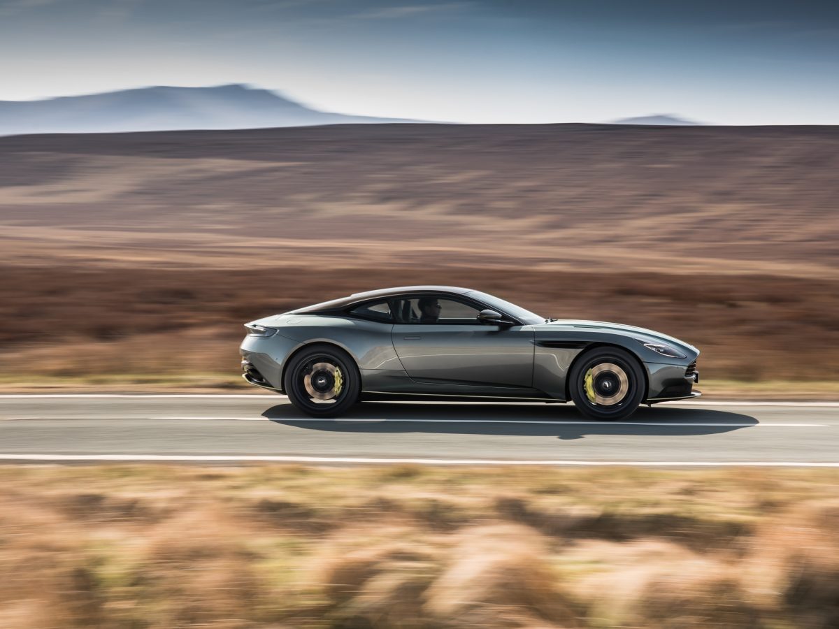 Aston Martin DB11: prezzo, interni e cavalli della GT | Motori Magazine