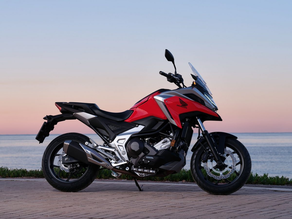 Honda NC 750 X 2021: prezzo e scheda tecnica | MotoriMagazine.it